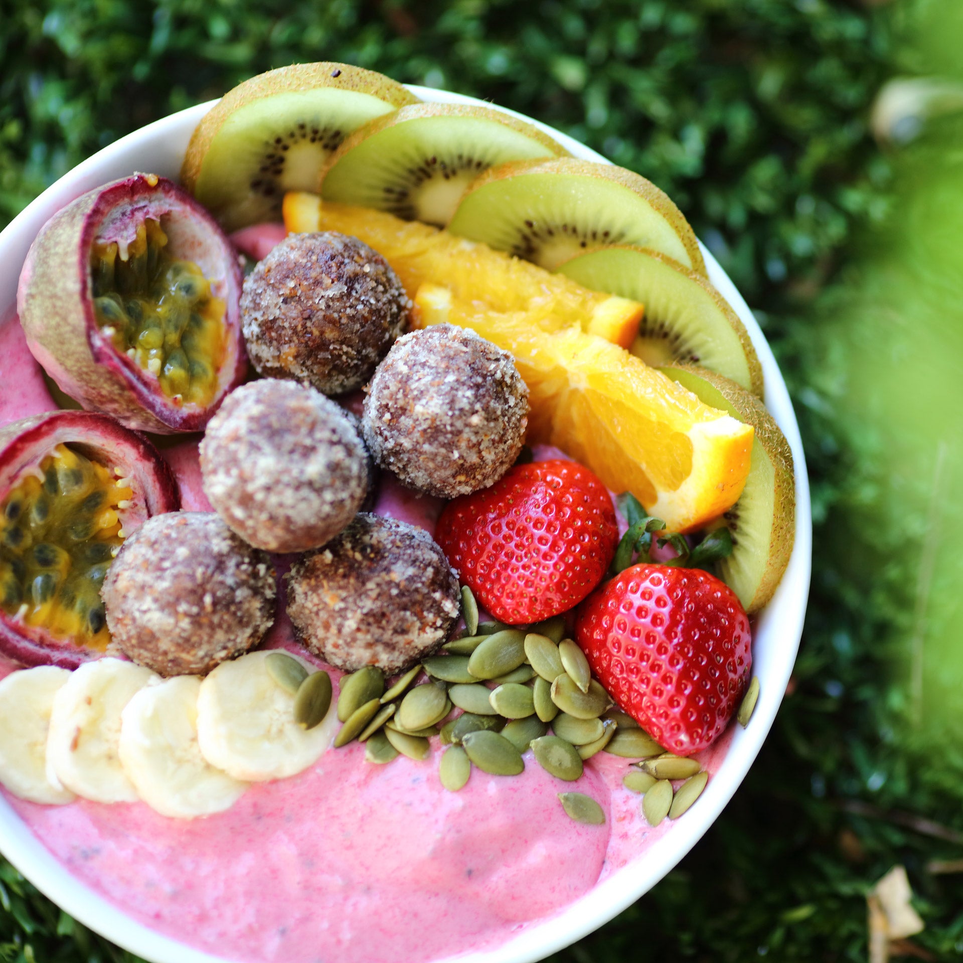Raspberry Amino Smoothie Bowl – Switch Nutrition